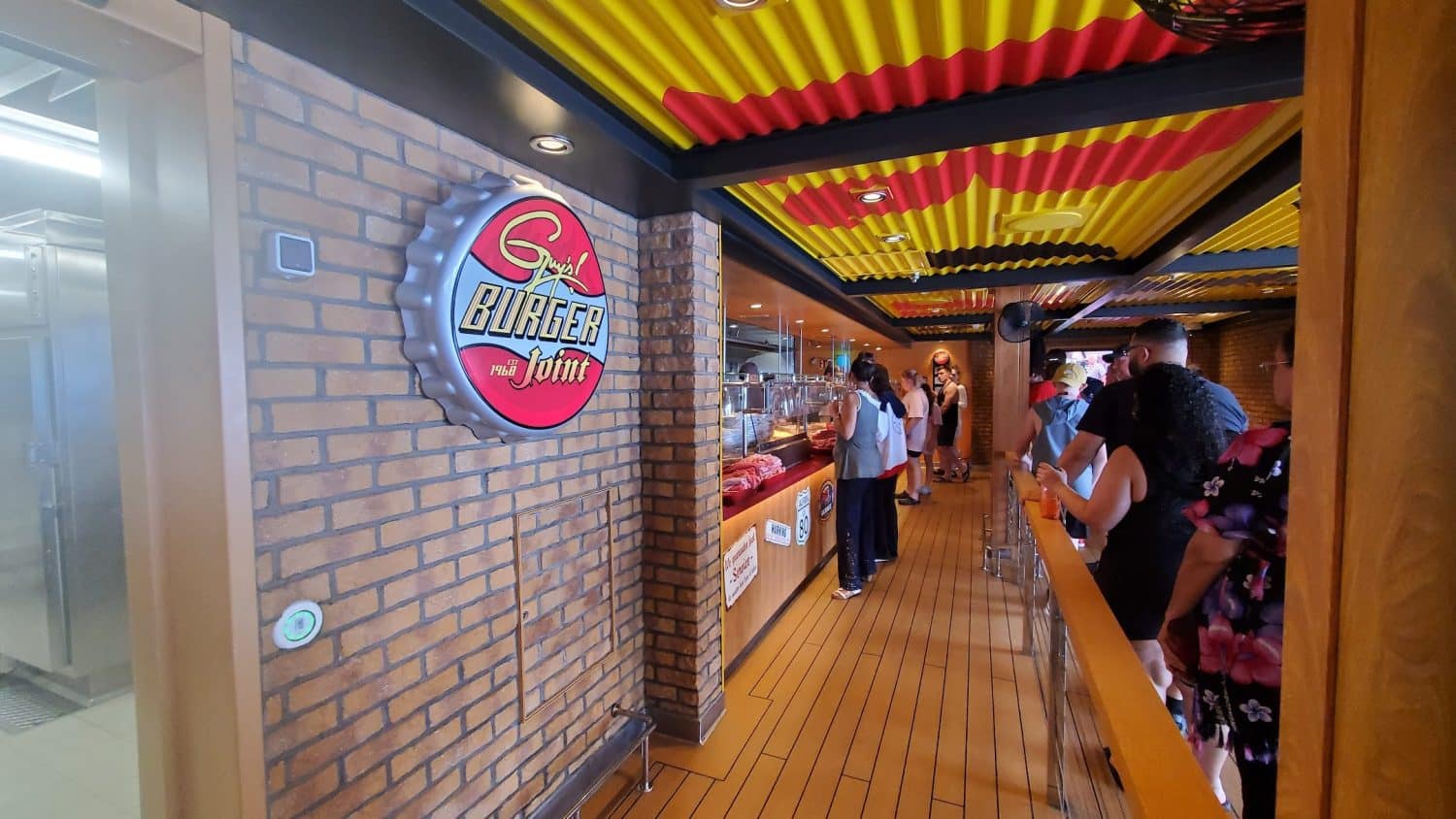 Free Places to Eat on Carnival Celebration (12 Dining Options)