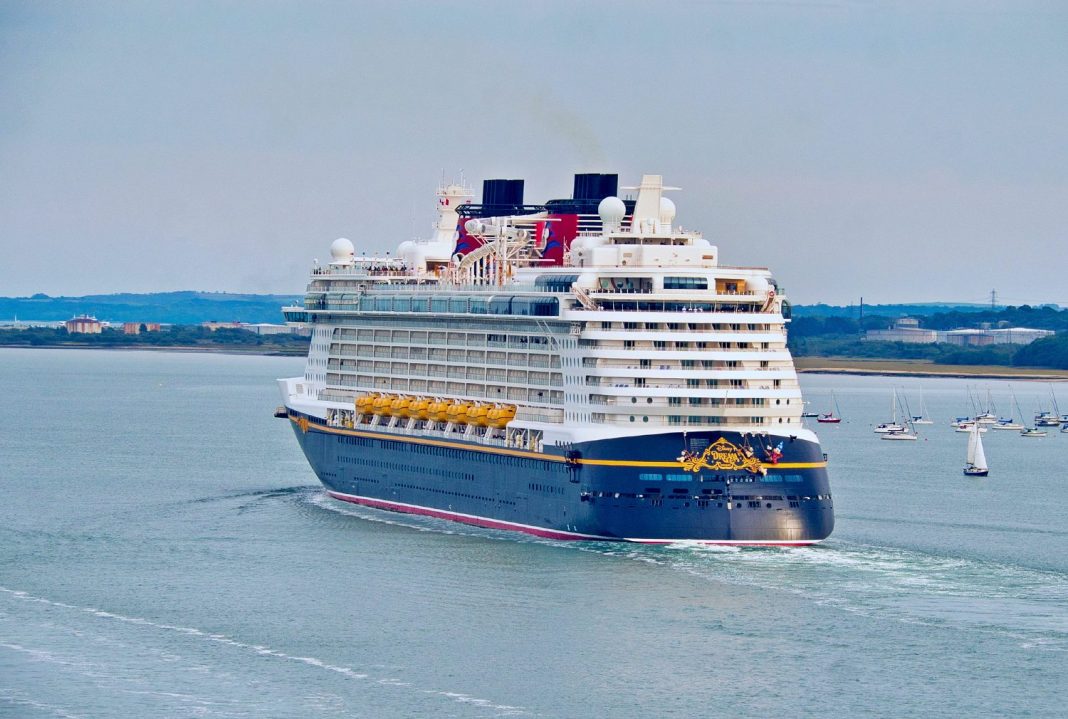 Update: Girl Who Fell from Disney Cruise Ship Was Encouraged by Mom to ...