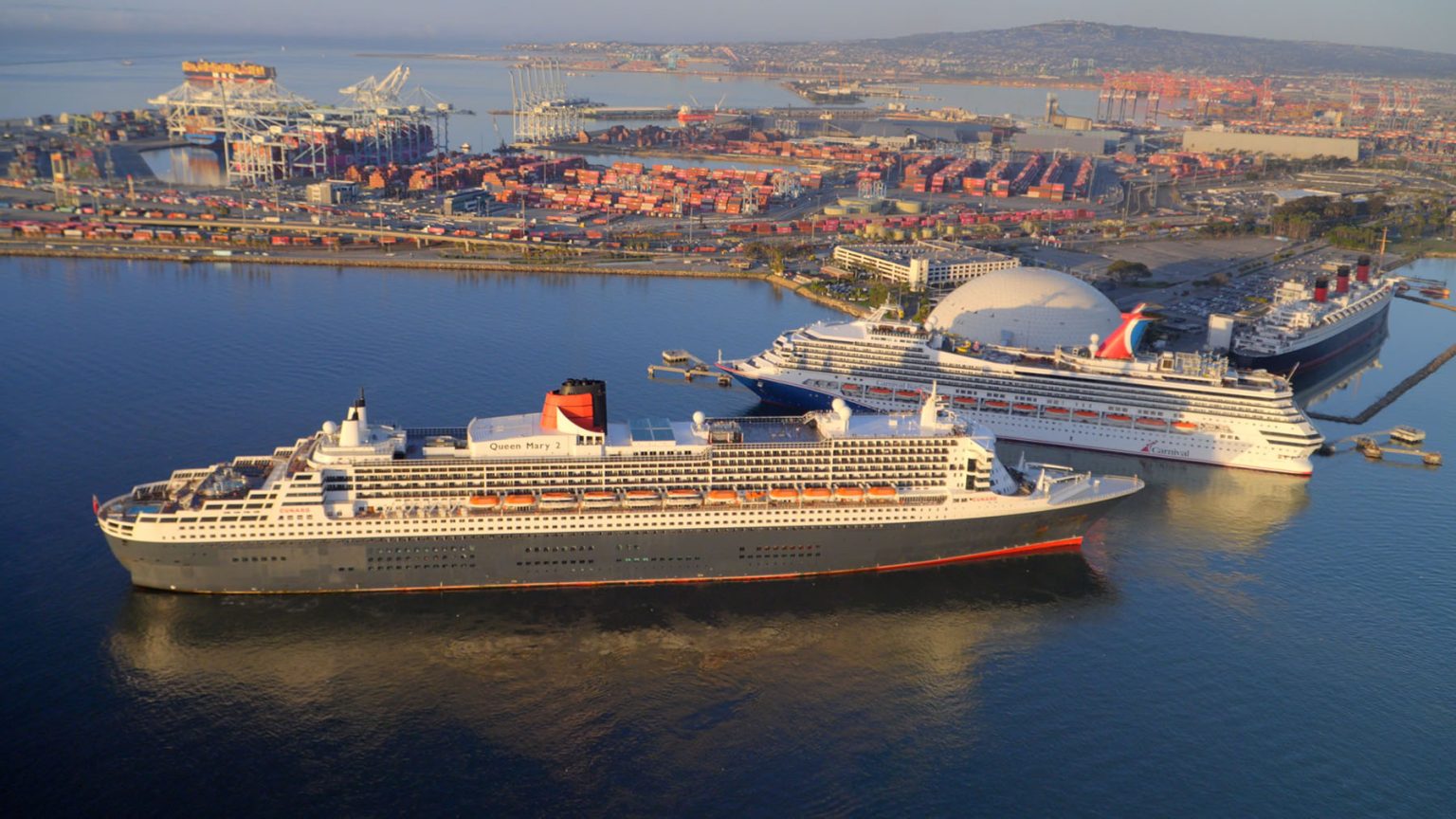 Queen Mary and Queen Mary 2 Meet for the First Time in 20 Years